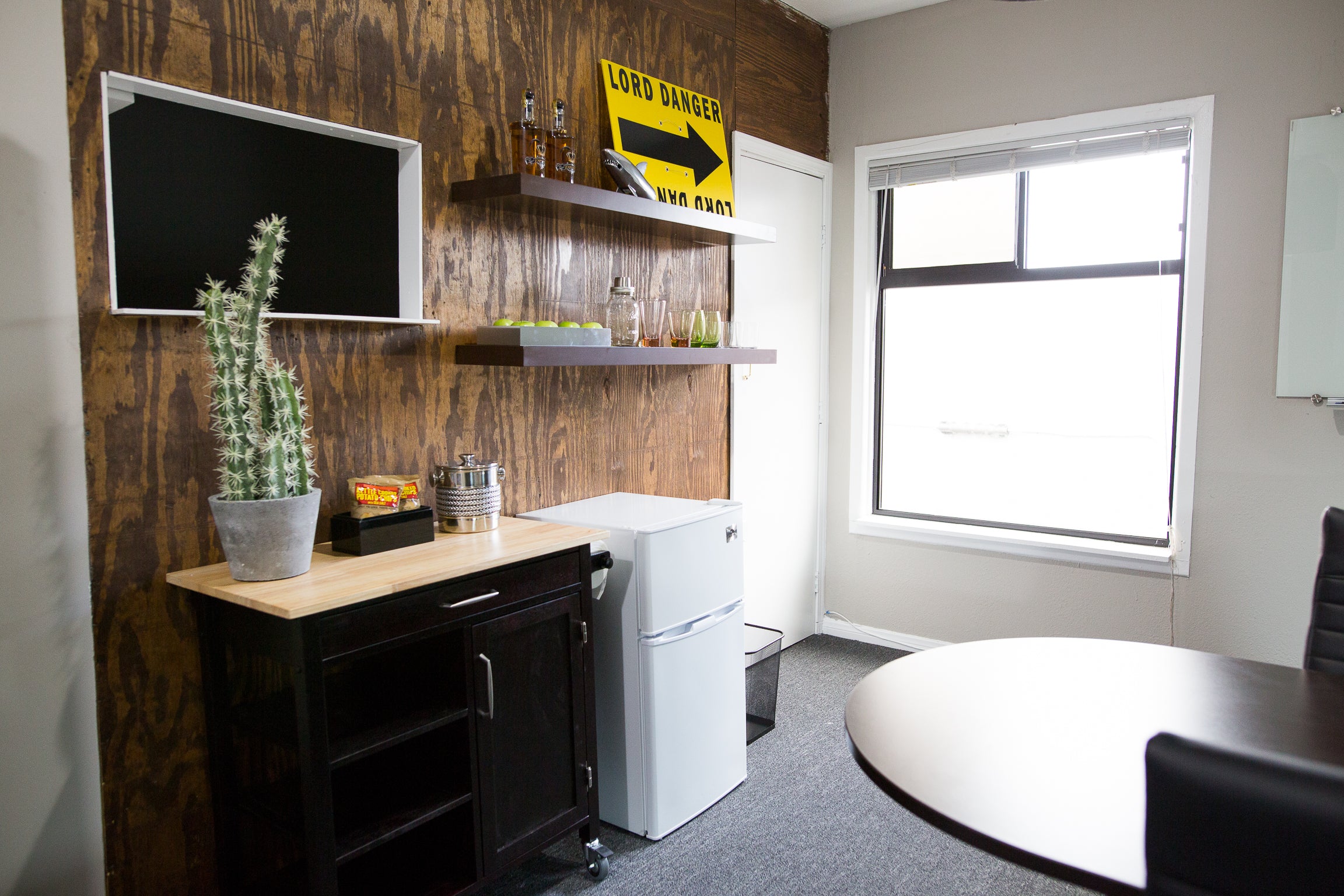 Meh to Manly Office Makeover – Mr. Kate